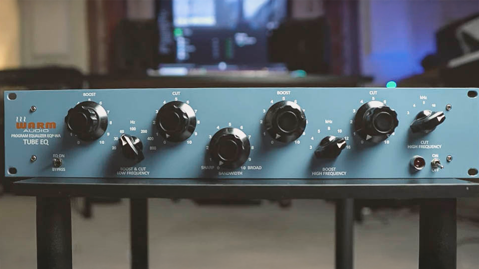 A Guide to Classic Studio Gear: Equalizers | B&H eXplora