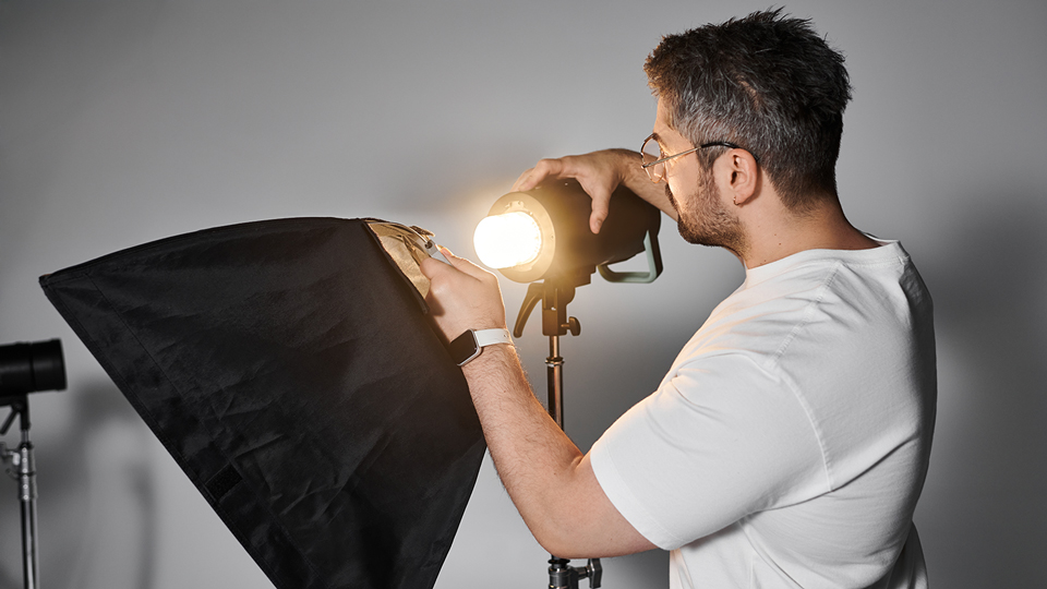 Tips for Building a One-Light Portrait Kit | B&H eXplora