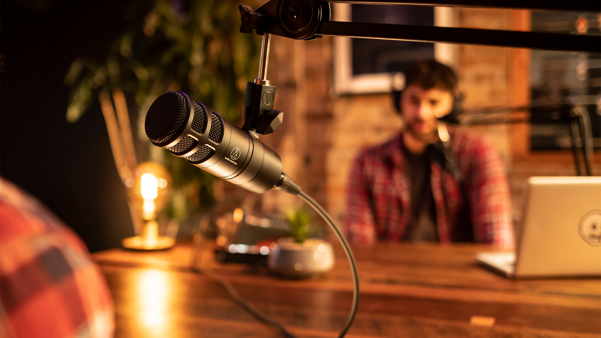 Best Microphones for Podcasting | B&H eXplora